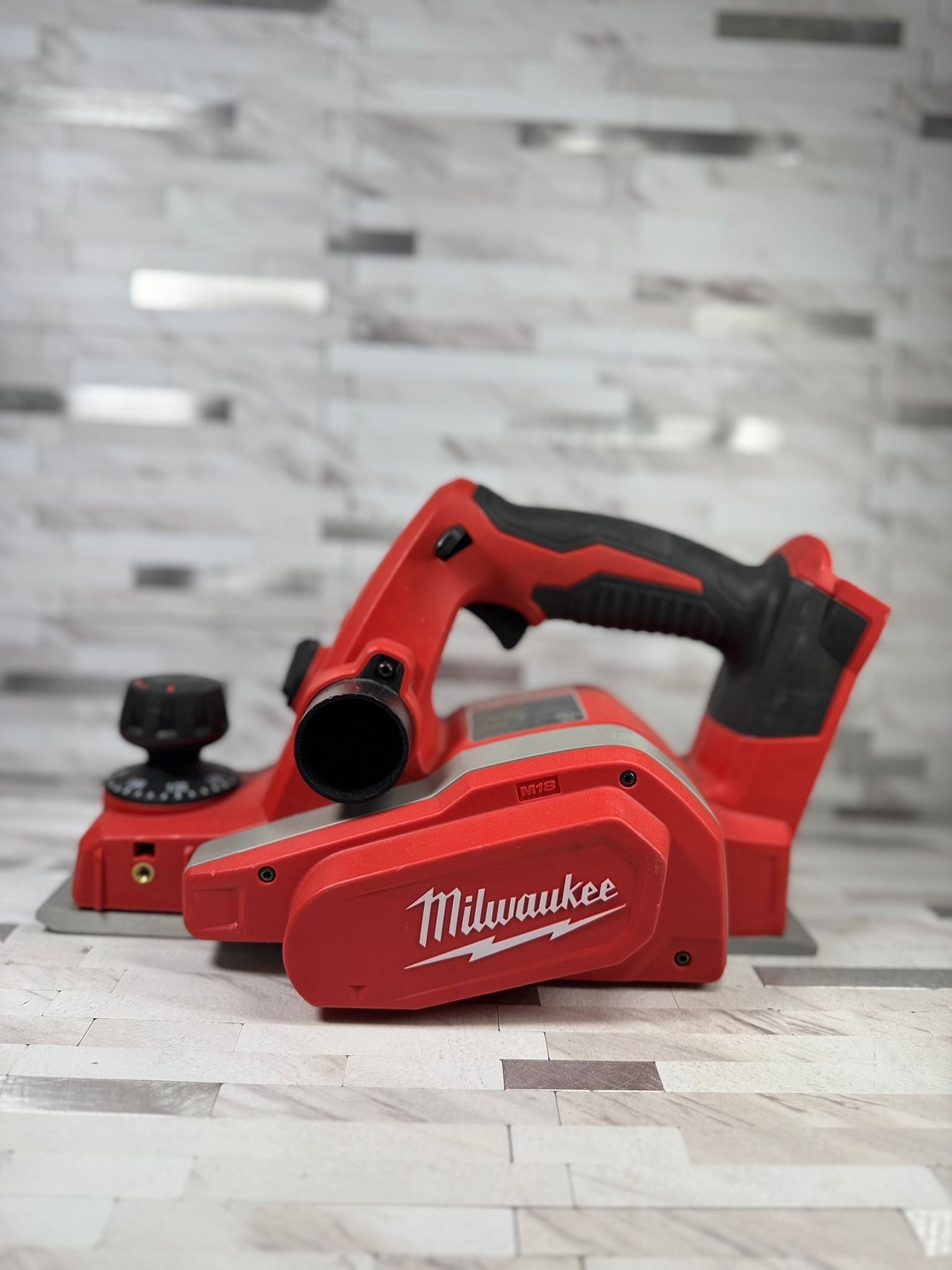 Milwaukee M18 18V Lithium-Ion Cordless 3-1/4 in. Planer (Tool-Only) RE ...